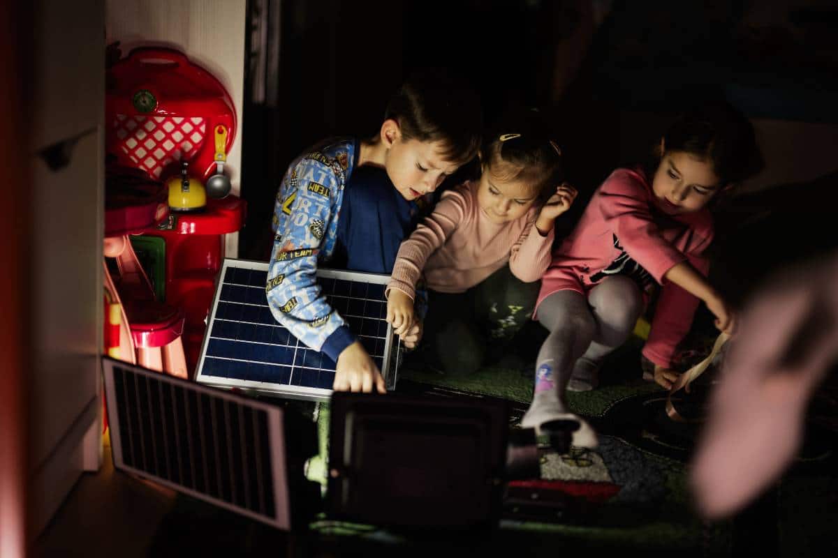 Educational Solar Panels and Solar Power Kits For Kids - Electrik Living