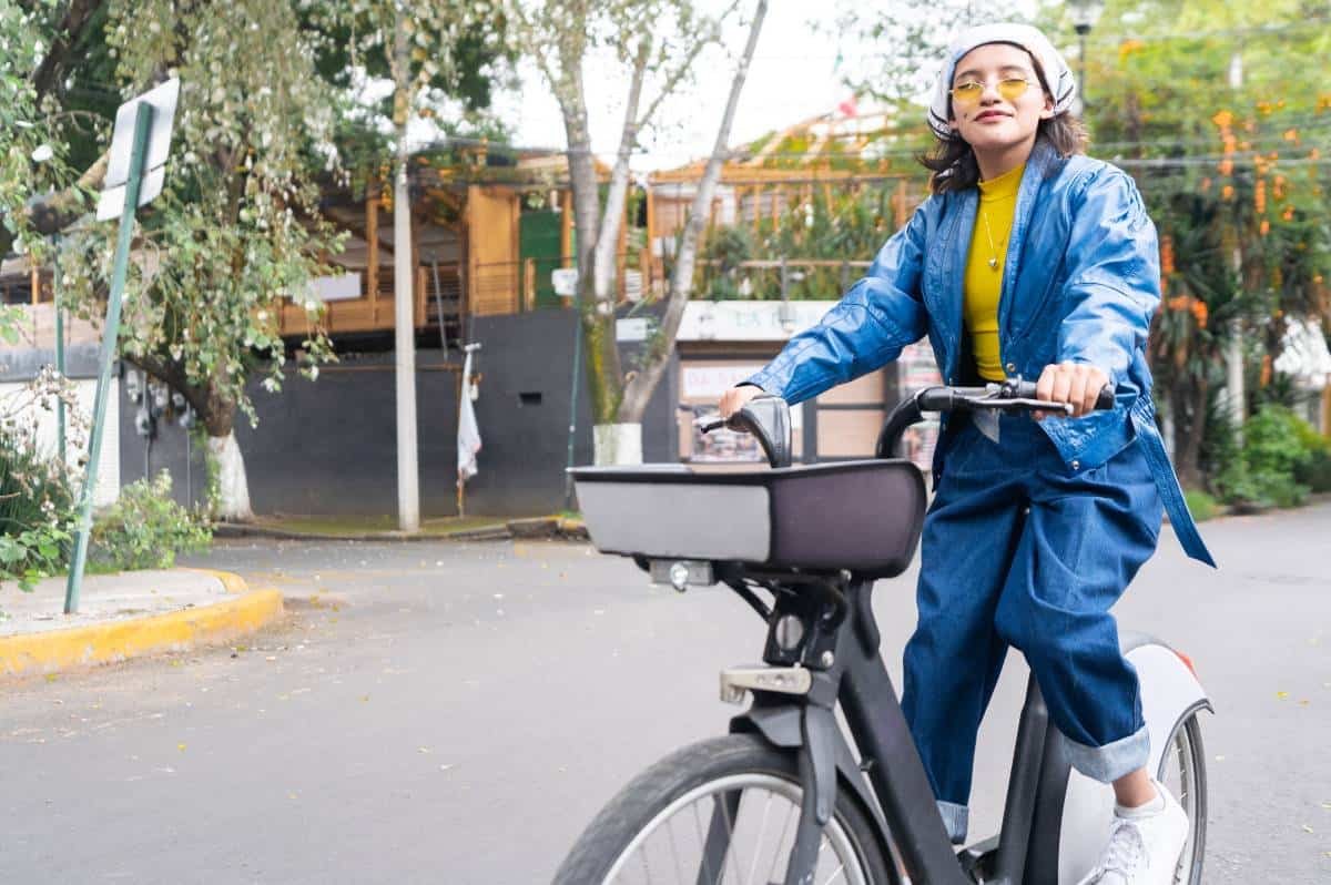 How It Works: Reducing Traffic Congestion With E-bikes - Electrik Living